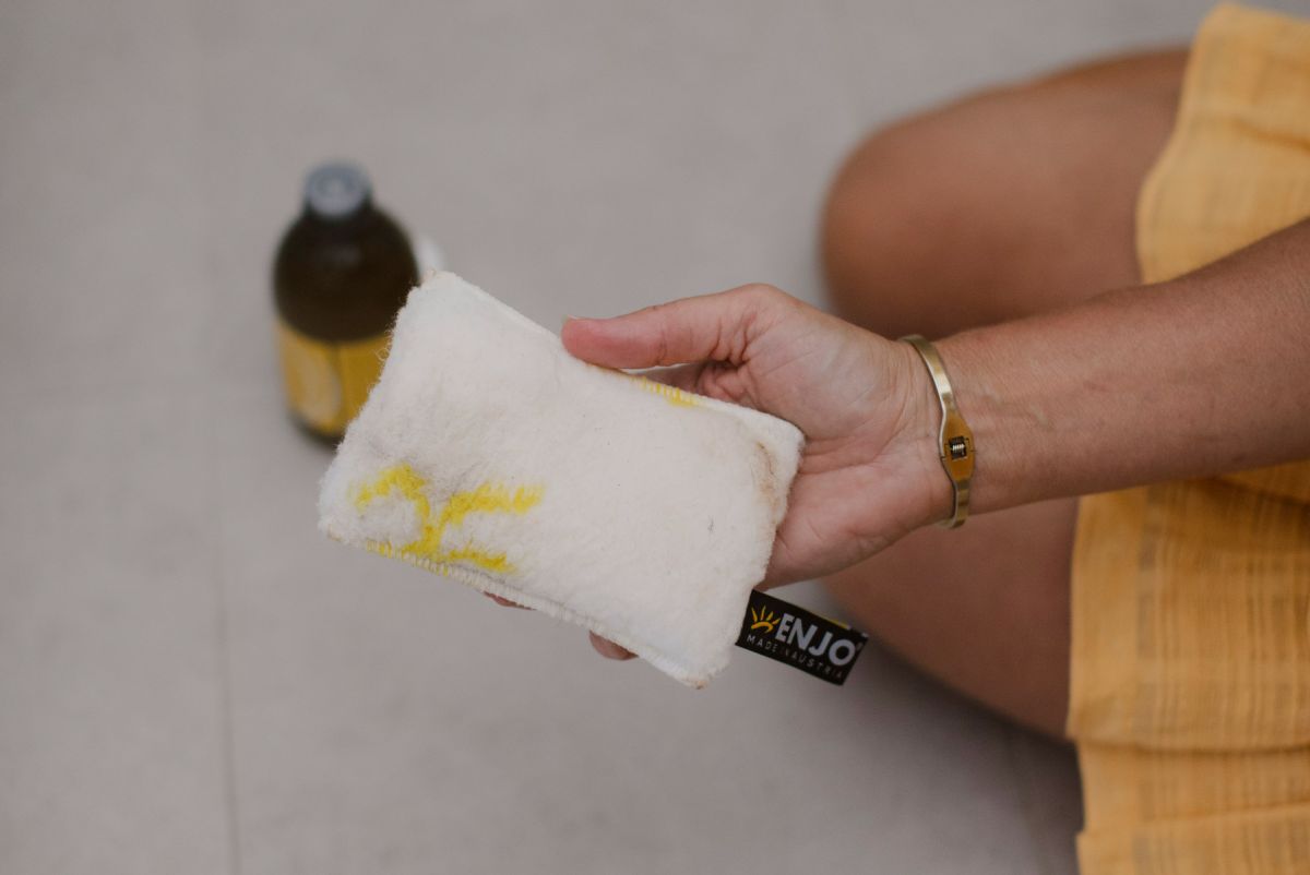 Grout Cleaner | Microfibre Bathroom Sponge | ENJO