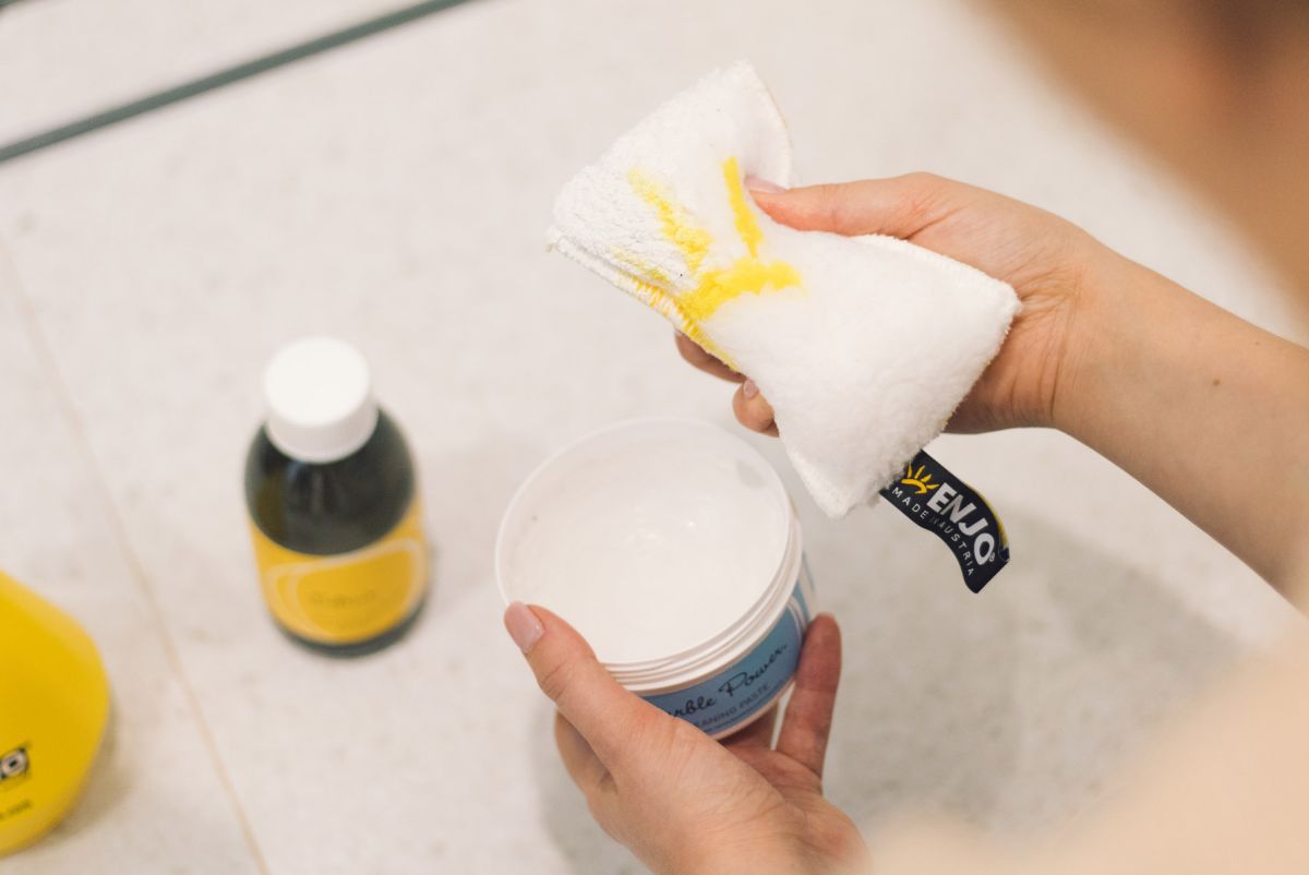 Tile & Grout Cleaner - Non-Toxic Marble Paste